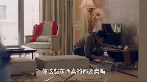 富婆破产无法生活,不料男保姆用她银行卡积分,撑起一个家