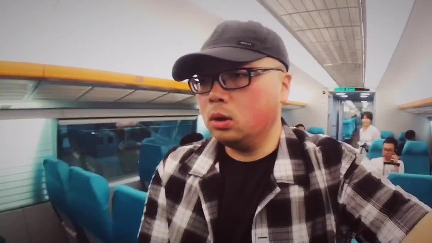 感受一下上海的磁悬浮列车.磁悬浮只有一站.#全民热遗# @头条旅游