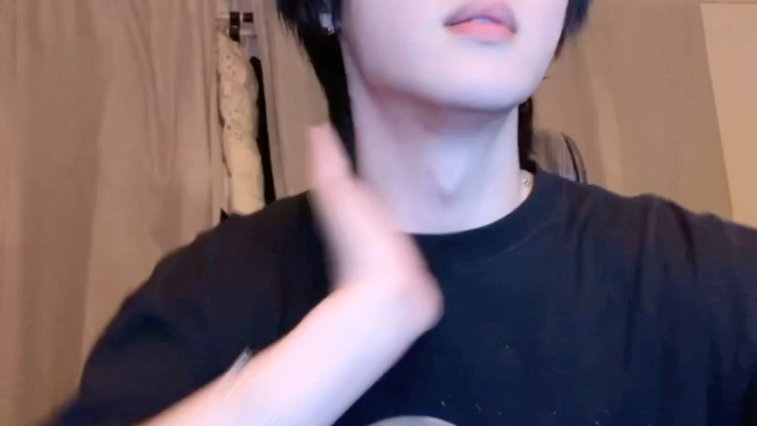 ...合唱天空海录屏 看到他嘴角慢慢上扬然后微笑的样子 我又笑又想哭