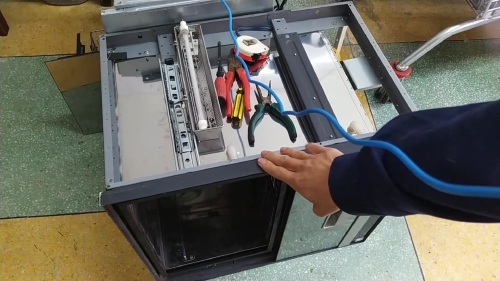 美的嵌入式消毒柜烘干温度低,师傅告诉你是哪里问题