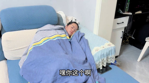 媳妇没钱还信用卡,竟然去跟小伙前女友借,结果没借到被小伙嘲笑