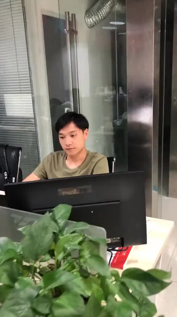 公司每个月花30k挖来的爬虫开发工程师,每天上班就是爬各种素材,敬请...