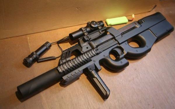 RUSH B!GO GO GO!游戏武器大实验——对比【P90冲锋枪】在30款...