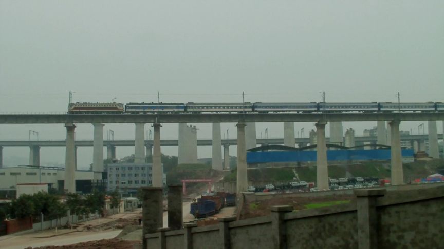 2012年1月 T258次特快列车通过井口特大桥