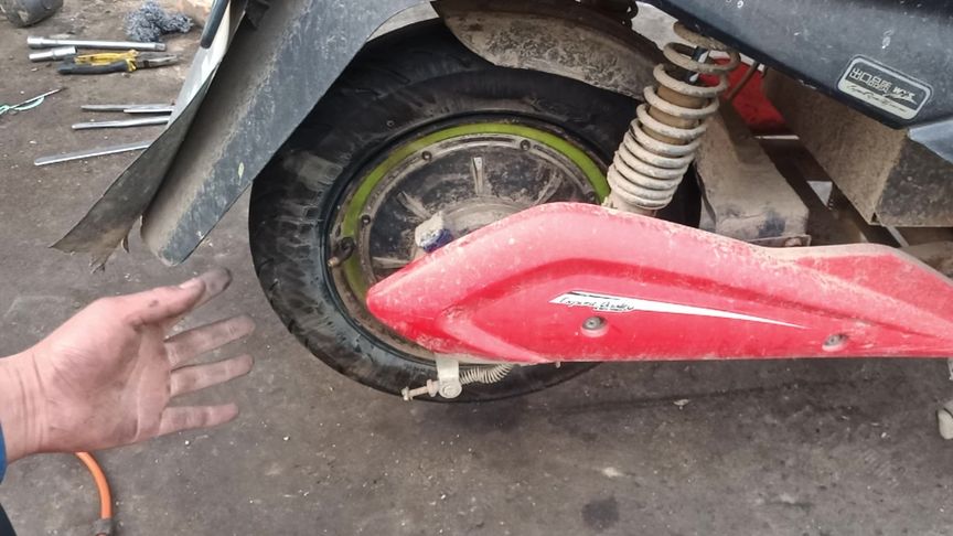 电动车真空胎骑行半路没气了怎么办?试下这个方法,直接就可骑行