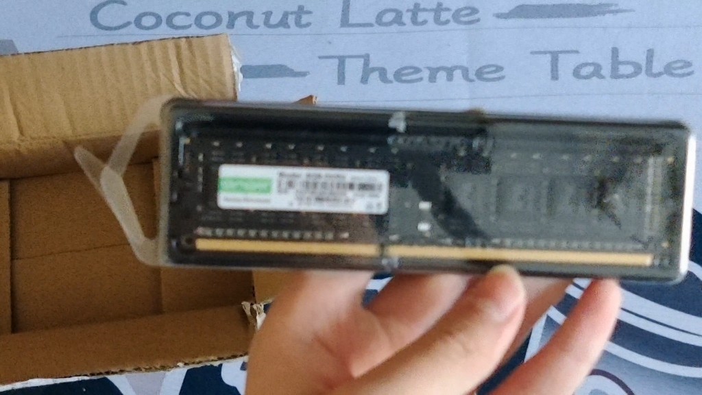 这是一个昂达ddr3 8G内存条开箱 两根还不到80 不知道行不行