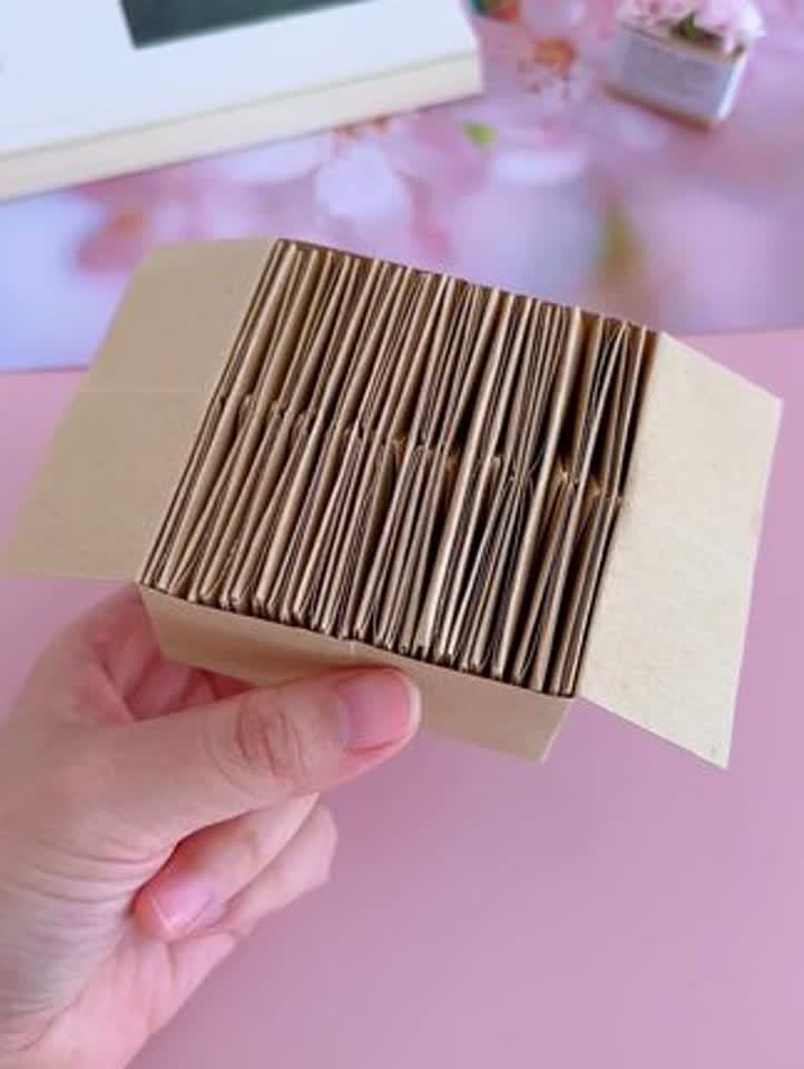 这个折纸收纳盒太实用了吧,仍个瓜子壳丢些小垃圾,简直不要太适合,有...