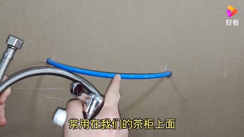 没有螺纹,气管的中间怎么接不锈钢管?教你个好方法,轻松接水管