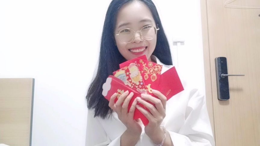 97年深漂女孩开工第一天,向老板讨要开工红包,拆开吓一跳