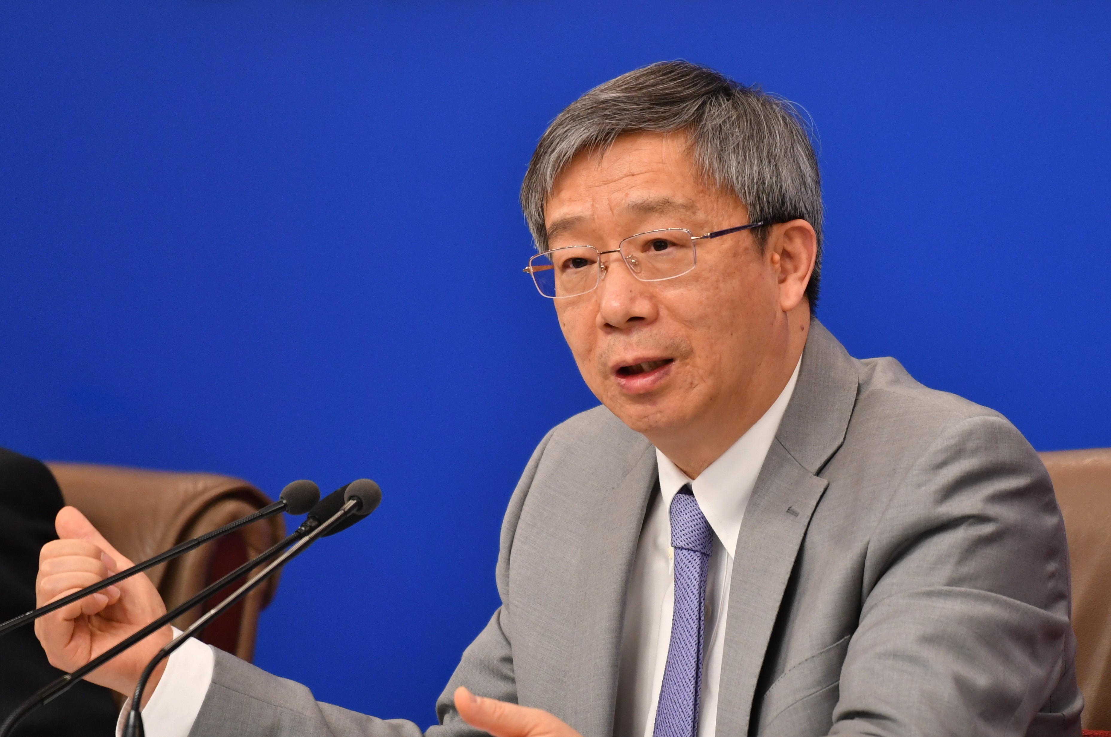 市场化方式动员社会资金,支持碳中和绿色经济活动。