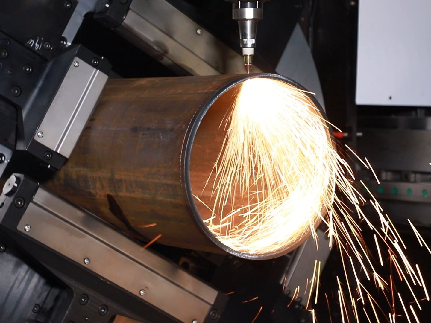 重型管材加工利器!新天激光切管机