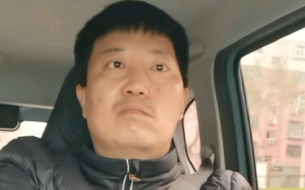 很怀念大学时光,现在才明白大学时期,是一辈子最无忧无虑的时光,可惜...