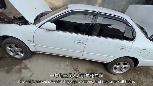 超老款丰田卡罗拉大修发动机,巴基斯坦的修理厂还是很厉害的!