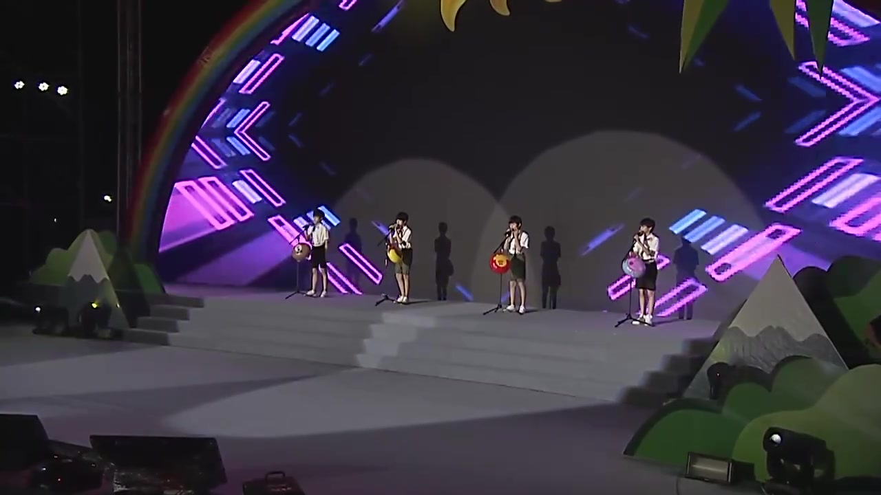 【TF家族夏日嘉年华】日不落 (张真源+宋亚轩+贺峻霖+刘耀文)