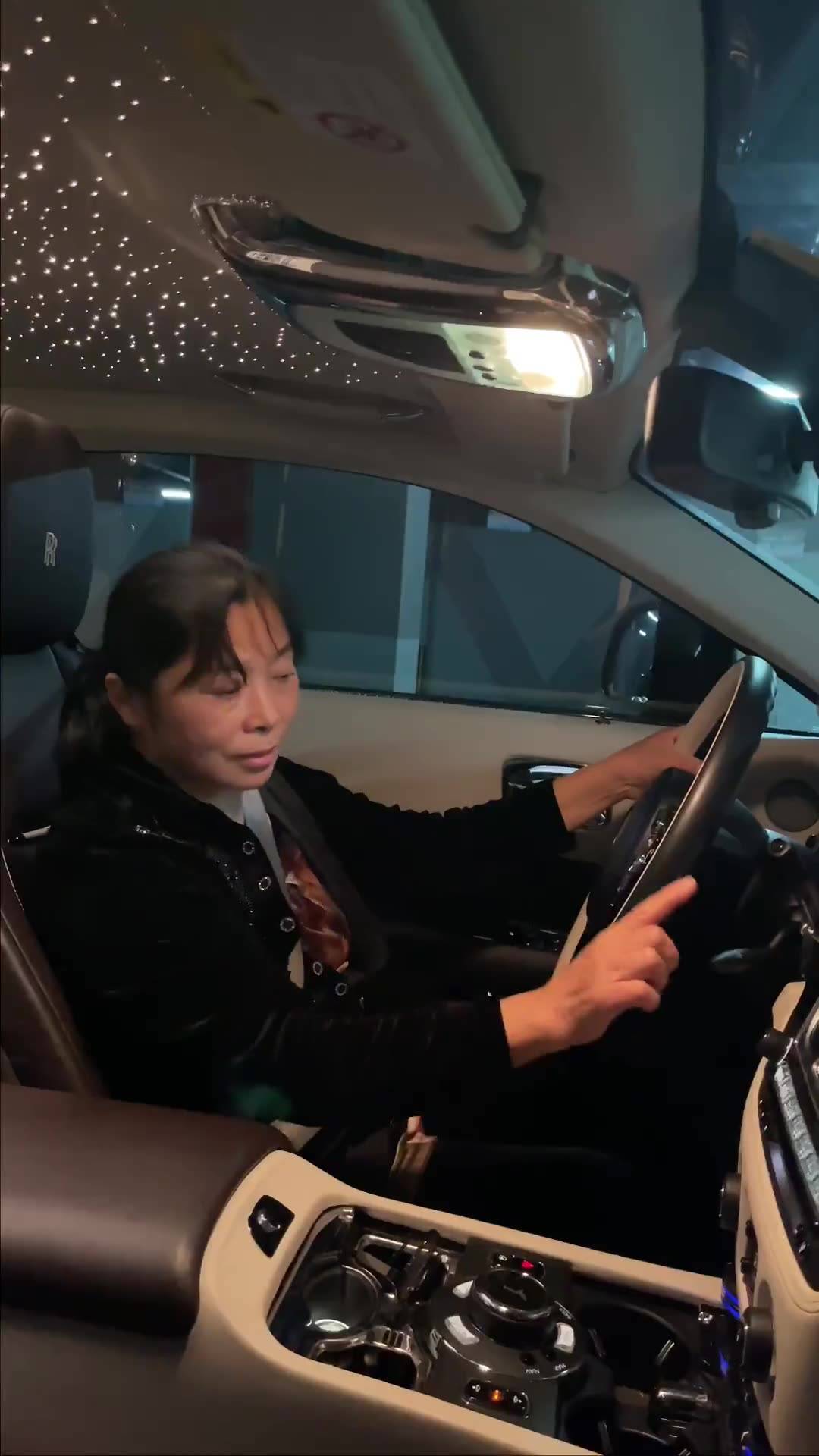 阿姨知道车的真实价格后,主打的就是绿色出行