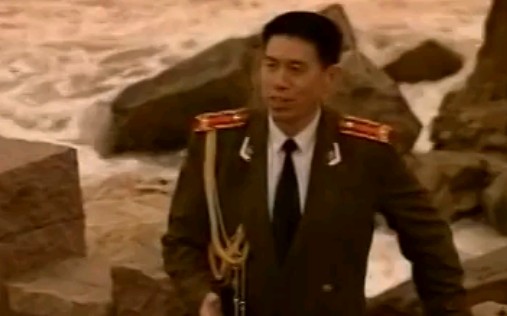 英雄男高音歌唱家程志演唱歌曲《忠魂与日月争光》 被誉为来自东方...