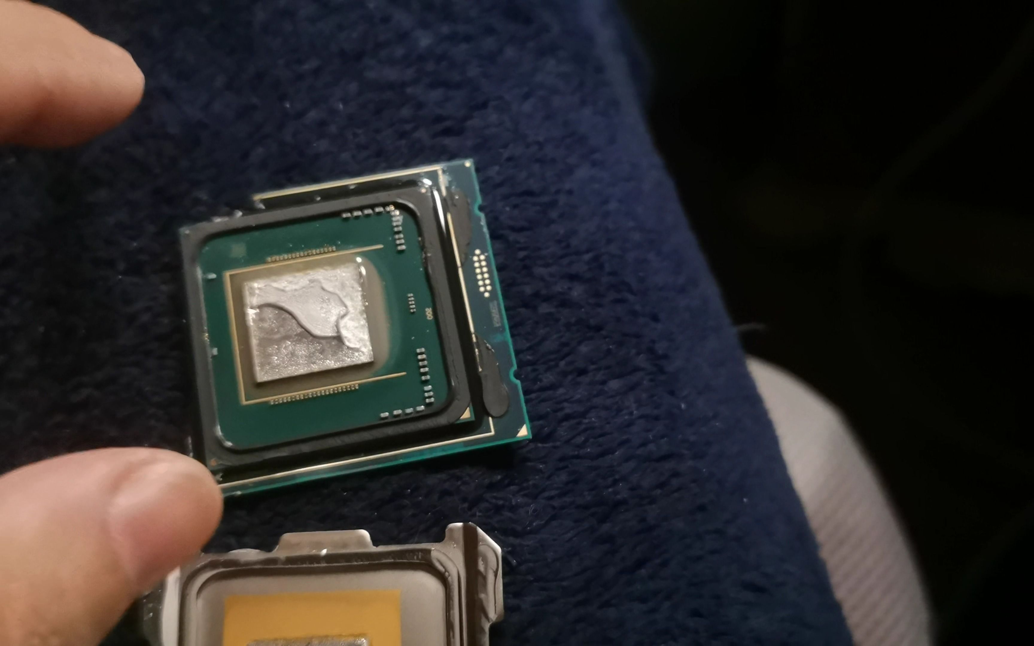 9块钱包邮的E5 2630V4 10核20线CPU开盖