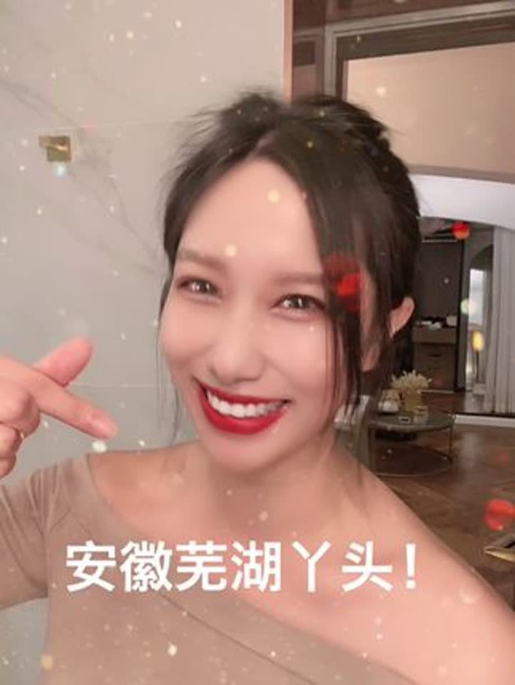 我只是比较喜欢切换频道,从小戏精上身而已哈哈哈 #中英文一秒切换...