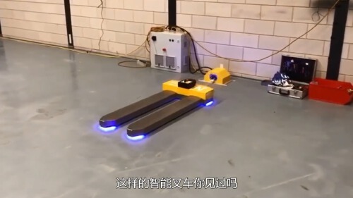 神奇的智能叉车,全程自动化运送货物,颠覆仓库管理方式