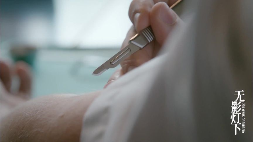 把导尿管从血管推进心脏?医学先辈拿自己做实验