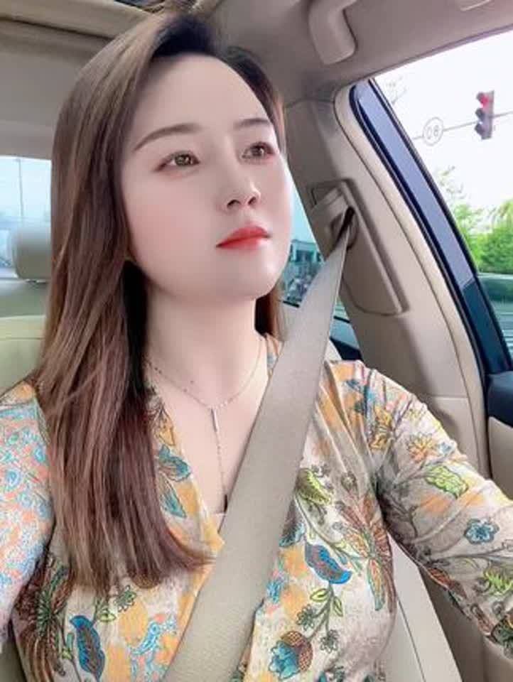 如果不爱了,就好好和我说,我都敬你三分坦诚,我会离开,更不会纠缠,...
