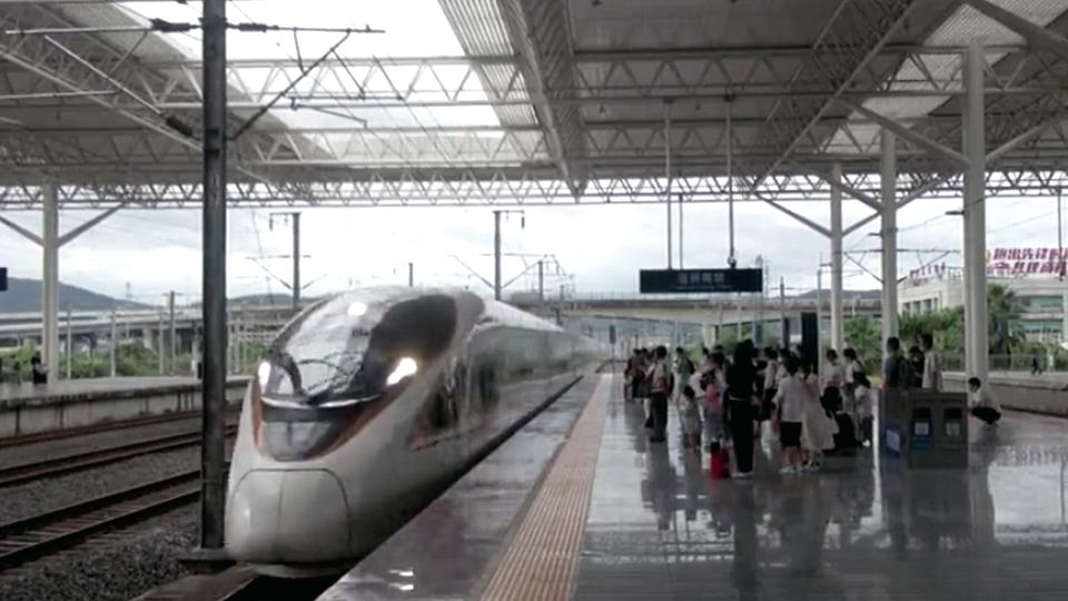 ...甬温线铁路事故10周年】重装启航,复兴新时代——今日的G197次列车