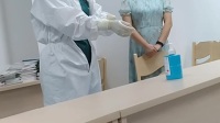防护服的正确穿脱(二)