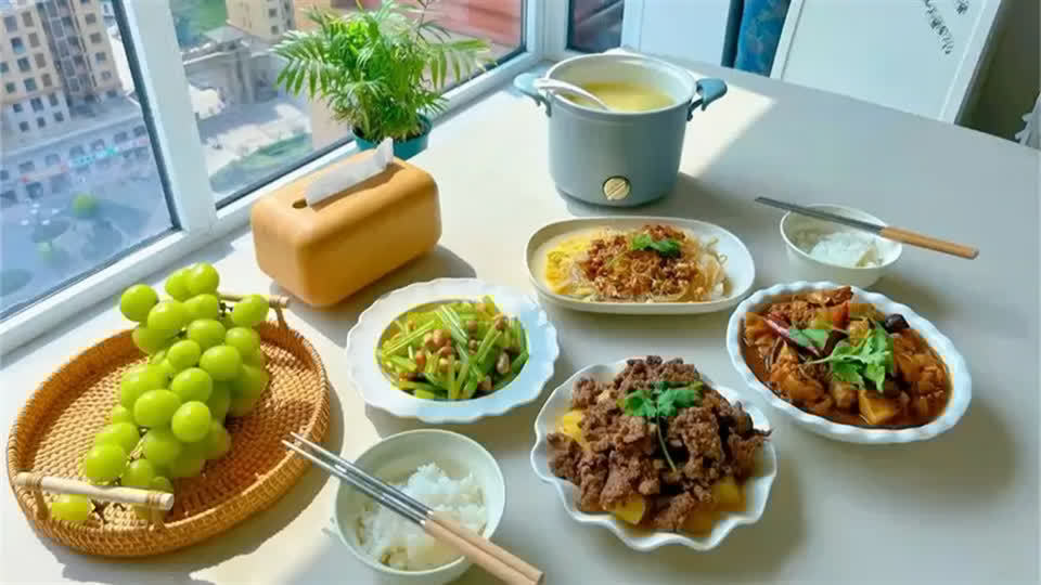 和老公两人份午餐,不开火没油烟,四菜一汤,健康美味又营养