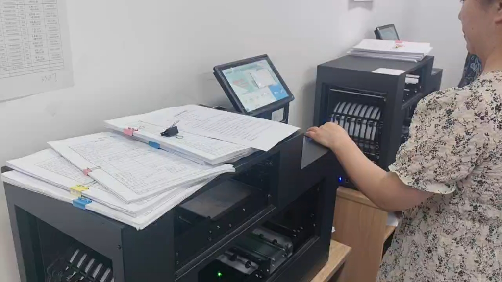 档案打码扫描一体机,一人二机,疯狂干活中,美松达