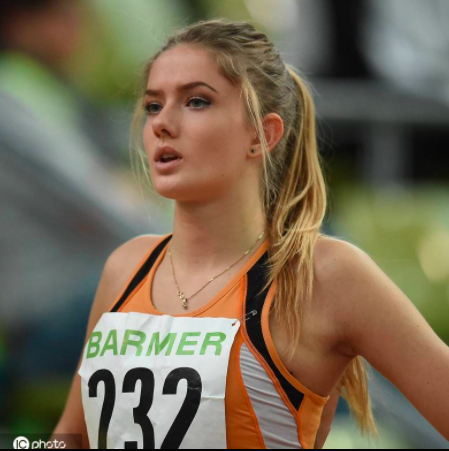 索菲亚-阿卡蒂娃 