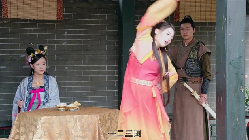 穿玉女在古代没有手机,把字写在骨头上,让小狗来回传递信息