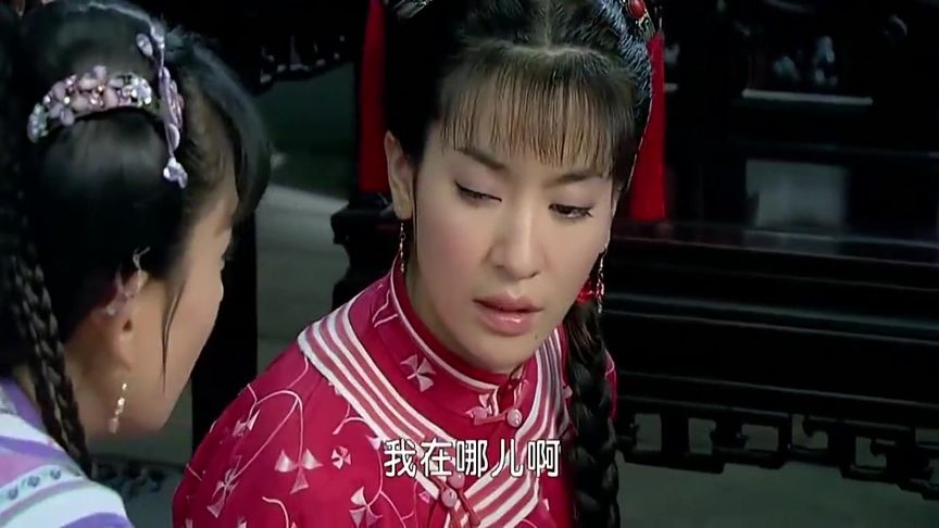 小燕子睡觉滚到地上,紫薇:梦到和人打架了吗