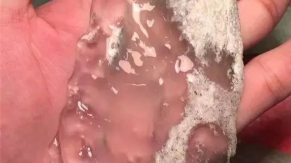 ...最强知识推荐收藏 翡翠,是一种半透明的宝石,即使非常接近于玻璃的...