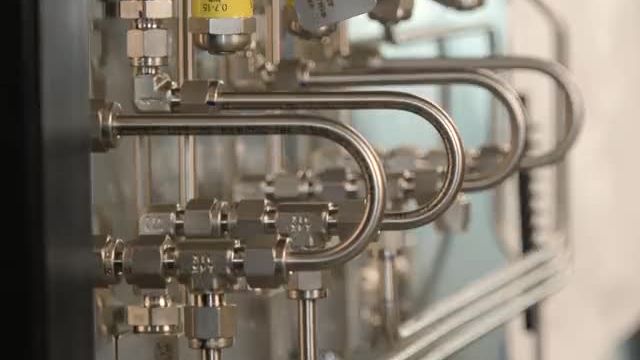 纵横交错的不锈钢管道系统全靠它?这样弯管靠谱吗?