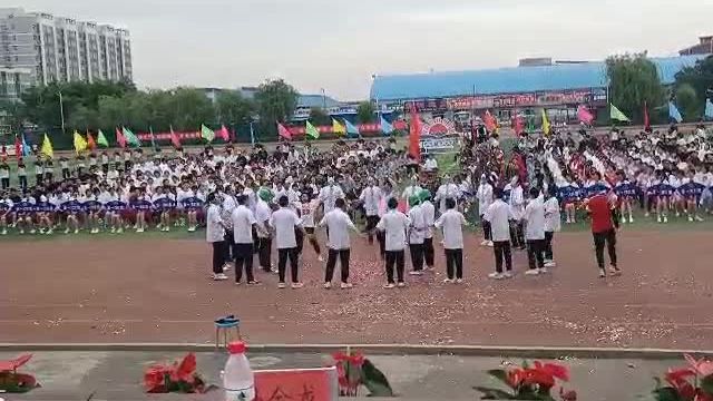 #运动会 高中的快乐和简单#运动会开幕式 #高中