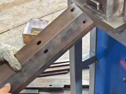 25*50扁管冲两个椭圆形孔设备,固定尺寸