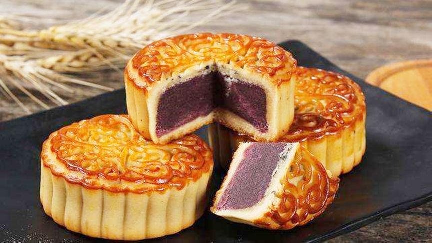 中国传统节日中,中秋节为什么家家户户都要买月饼呢?
