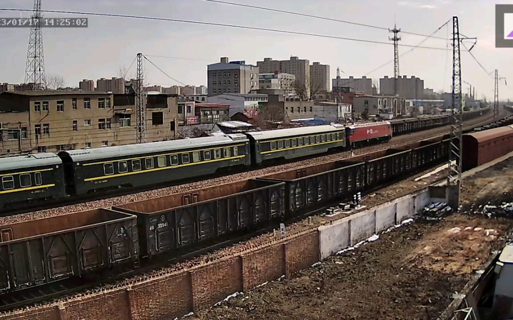 HXD3D0051牵引Z149次列车(北京西-贵阳)达速通过薛店站