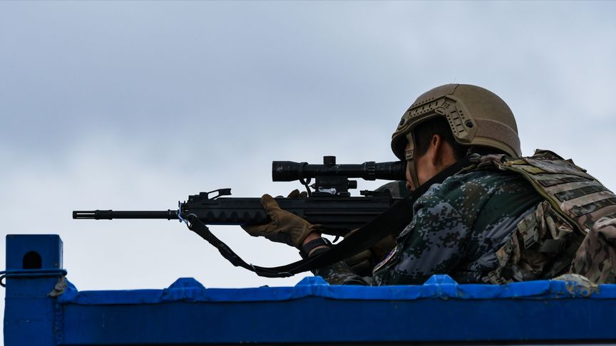 CS里的场景不是闹着玩的,亲历多国反恐实兵演习:狙击掩护攻列车