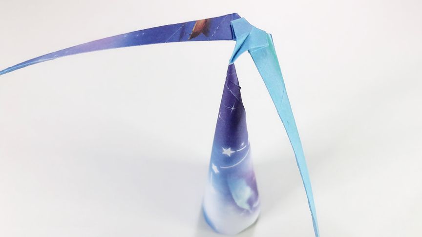 手工折纸:好玩的平衡鸟,一个支点就能保持平衡,你知道原理吗?