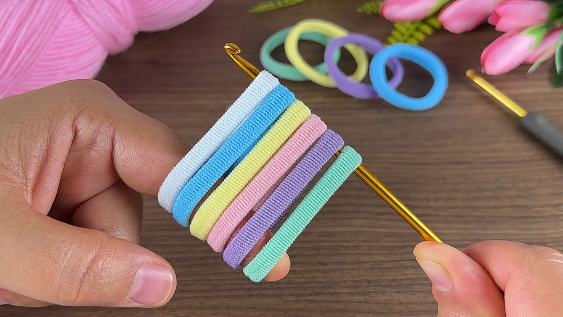 【钩针教程】毛线钩针制作非常简单的钩针袋手柄和头巾教程