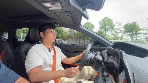 试驾长安UNIV价格亲民的性能车