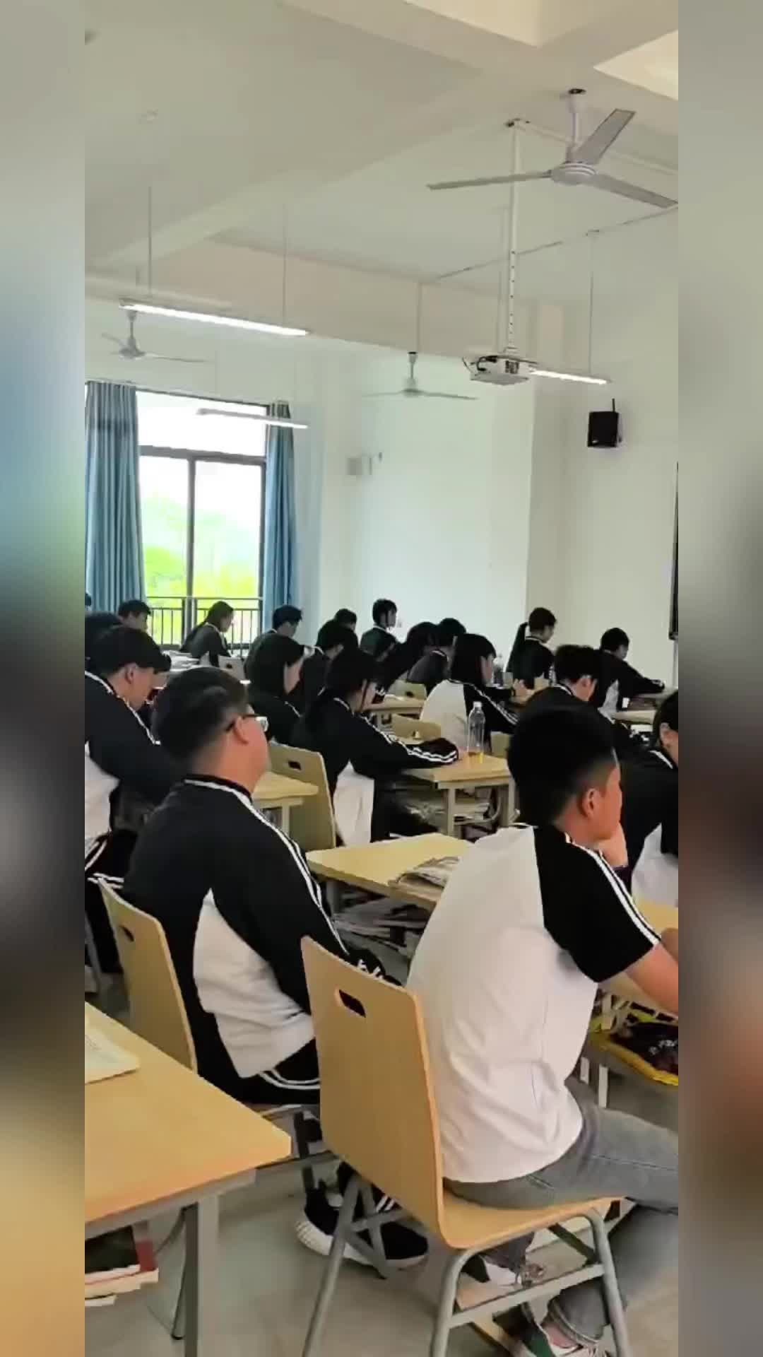 攻克高中物理,这本“一本通”绝了! 还在迷茫高中物理怎么学?《高中...