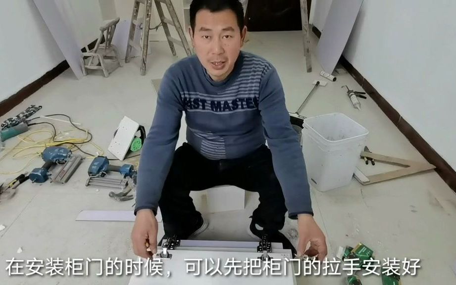 衣柜平开门缝隙变大怎样调试,装修工与你分享最简单的操作方法