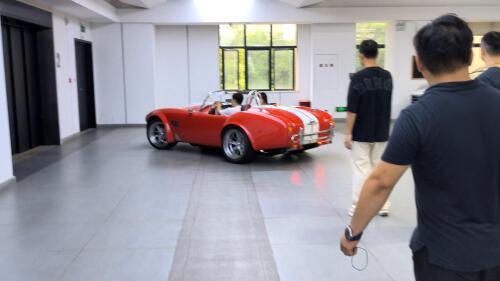 这敞篷跑车不是很好开啊