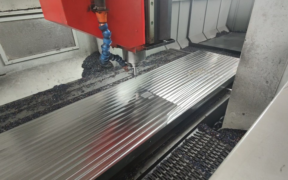 塑料挤出模具定型板高精度设备加工---精岳模具