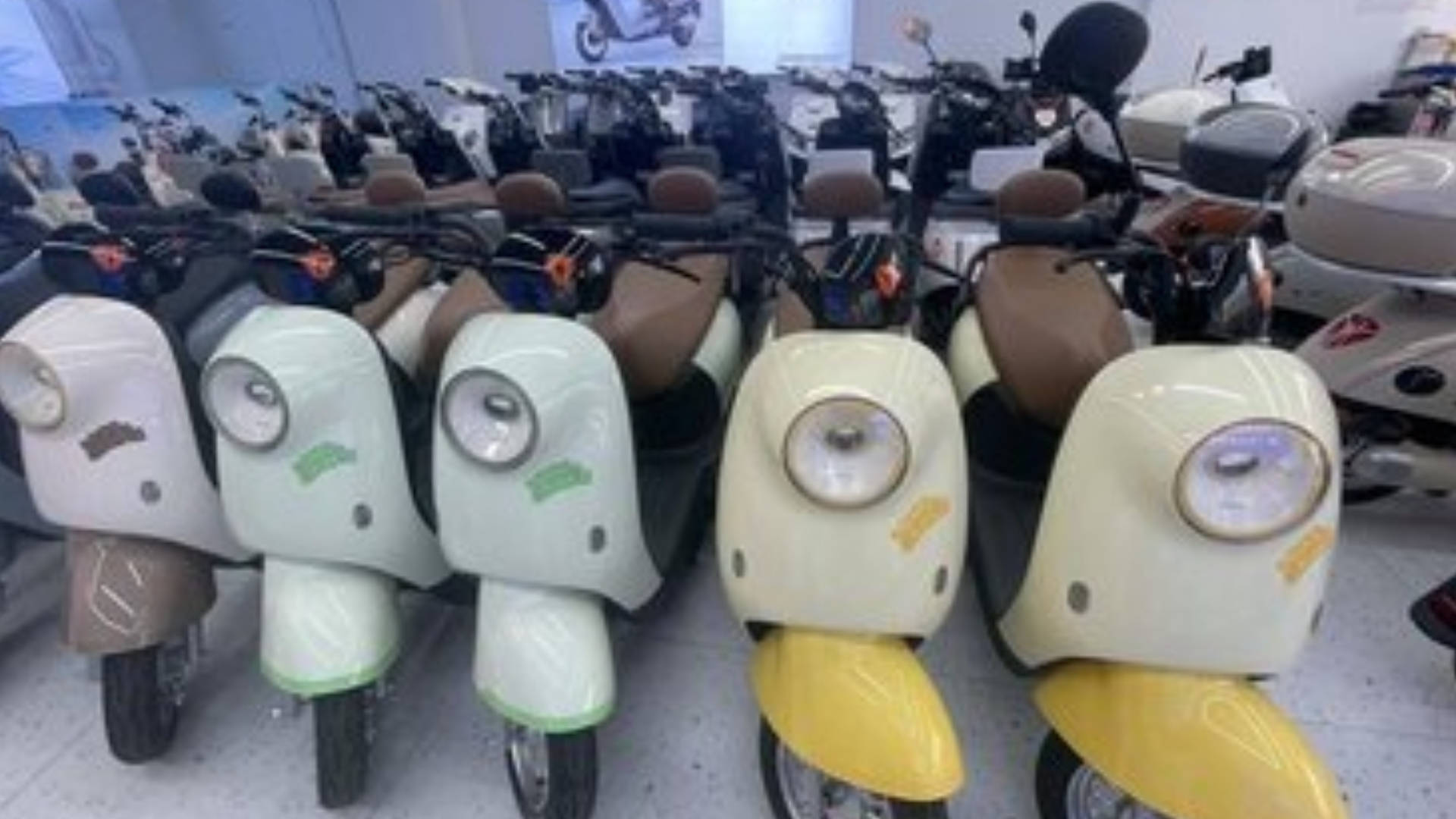 不能带小孩?缺乏储物空间?雅迪电动车致歉