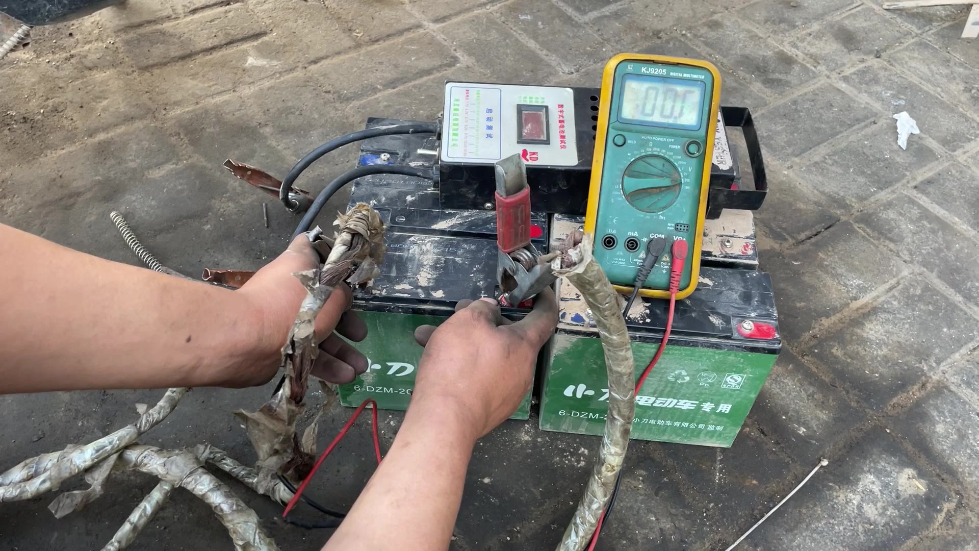 电动车电池在没有专业的仪器的情况下该如何测量好坏