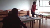 小班数学《比高矮》