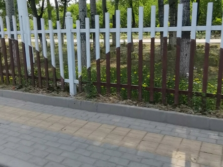 ...一个集合的购物,吃喝娱乐的场所,还有潜水的地方,周围都还在修缮当中